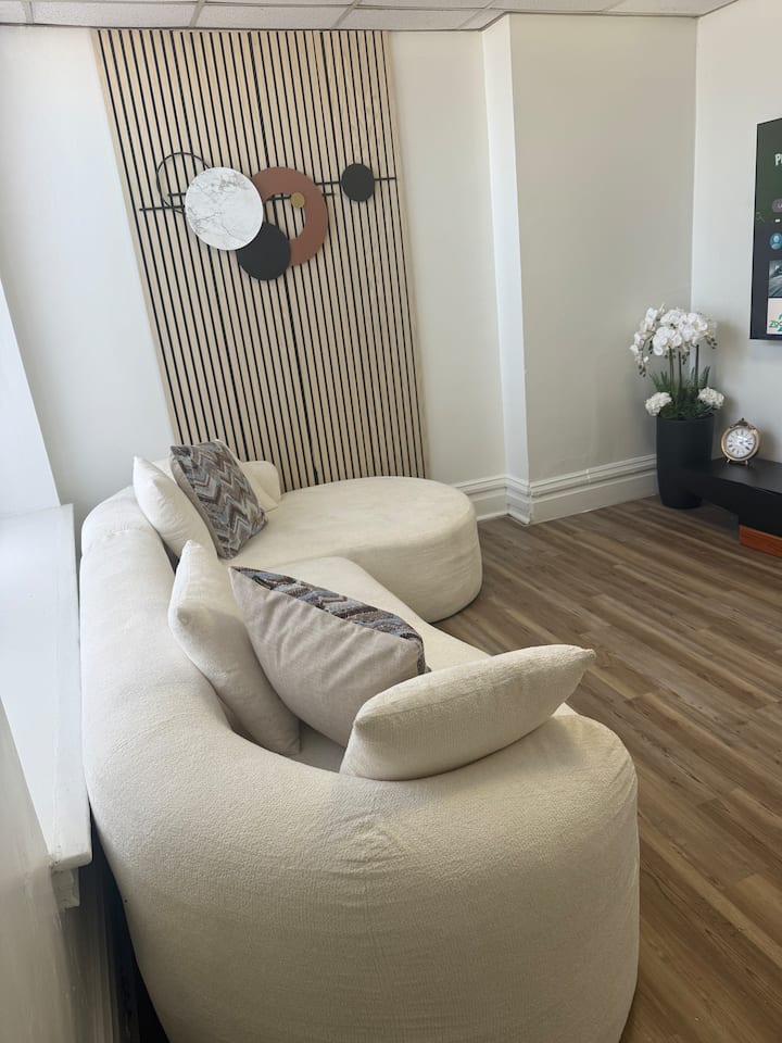 Entire Exquisite 1 Bedroom King Bed Super Comfy 2 - Pittsburgh, PA