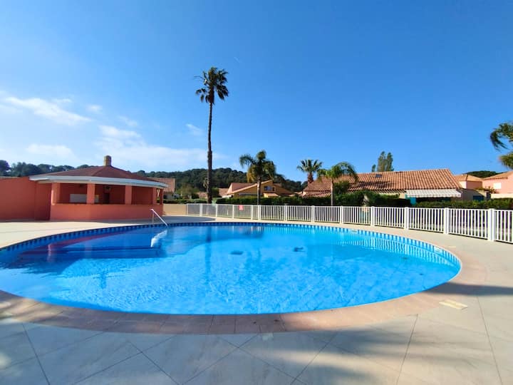 Tahiti Park -Mazet 4pers-piscine-terrasse-clim-pkg - Parc national de Port-Cros