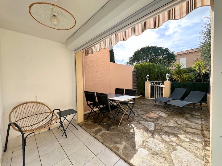 Tahiti Park -Mazet 4pers-piscine-terrasse-clim-pkg - Île du Levant