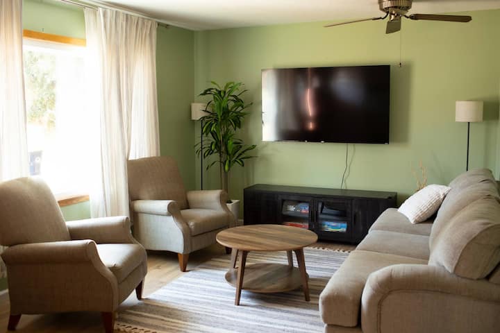 Cozy Lake Area Retreat | Games, Fire Pit & Sunroom - Center City, MN