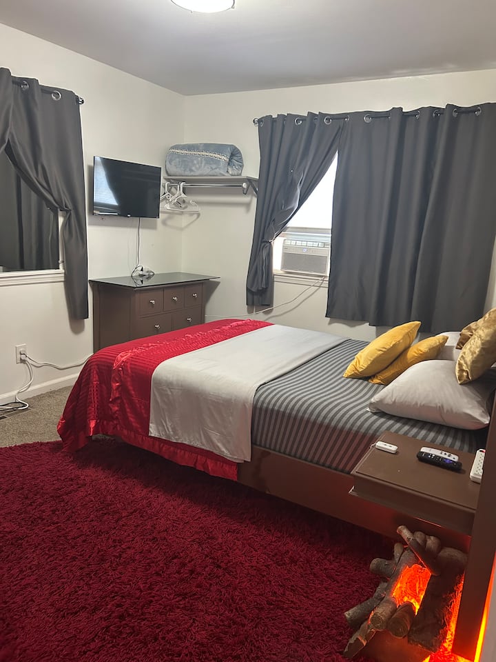 Beautiful Home Near Airport And Train Station. - Staten Island, NY