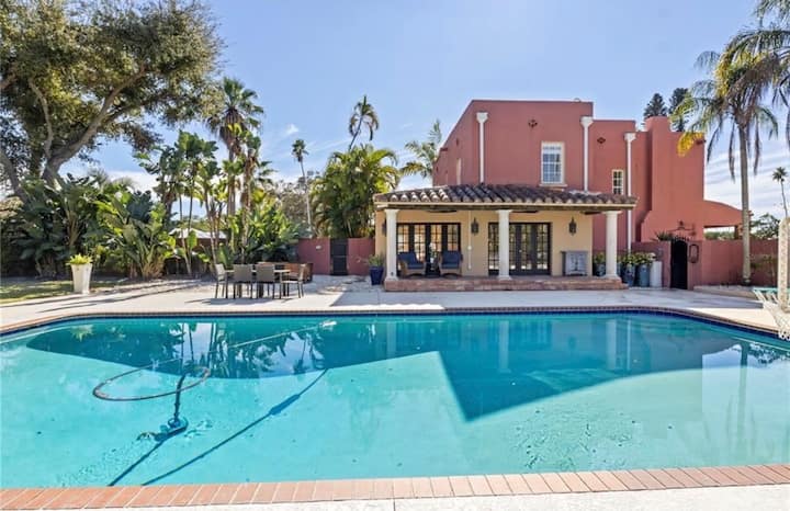 Charming Mediterranean Style Villa - Anna Maria, FL