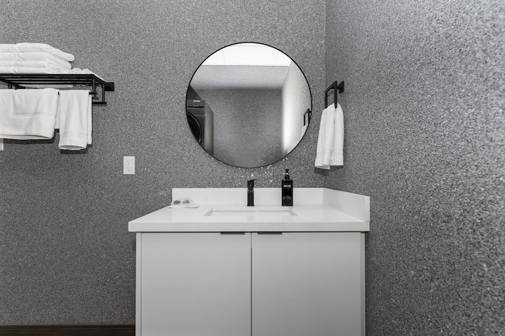 Lux Suites Extended Stay, Three Bedroom Hotel Room - Thunder Bay