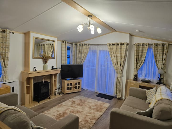 Debonair-atlas 
Caravan Rental
Stonham Barns - Stowmarket
