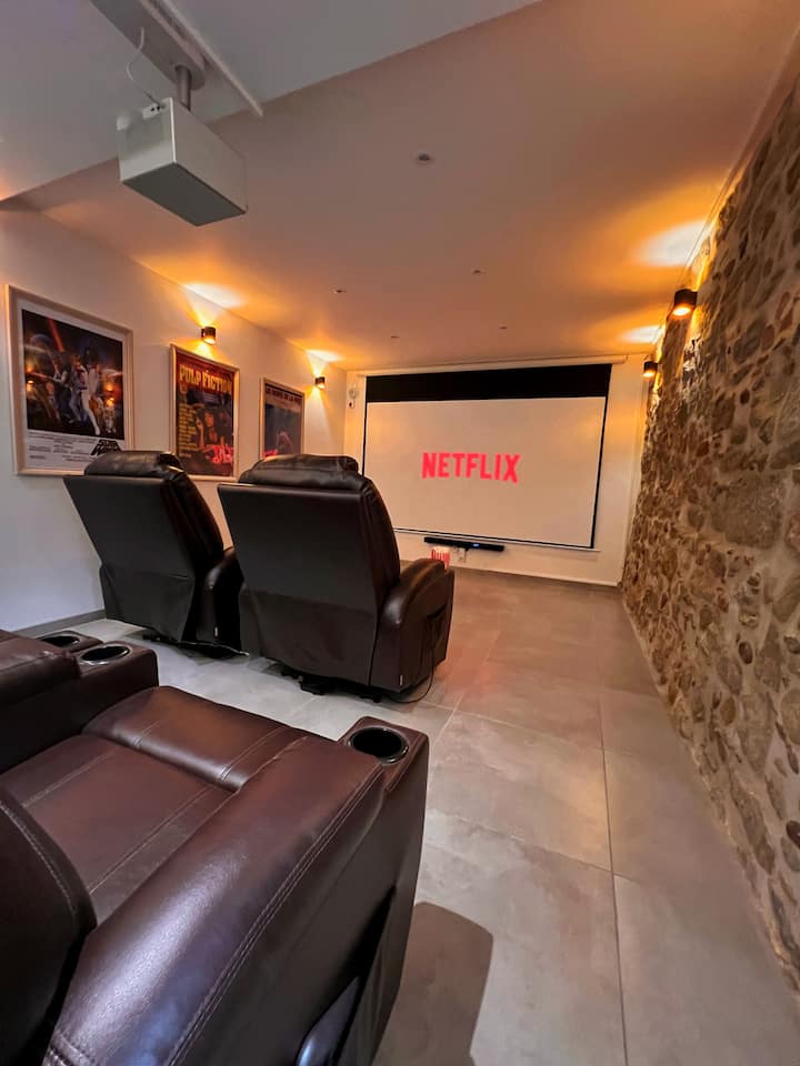Le Repaire Cinéma - 10 Couchages • Cinéma Privé - Castelnaudary