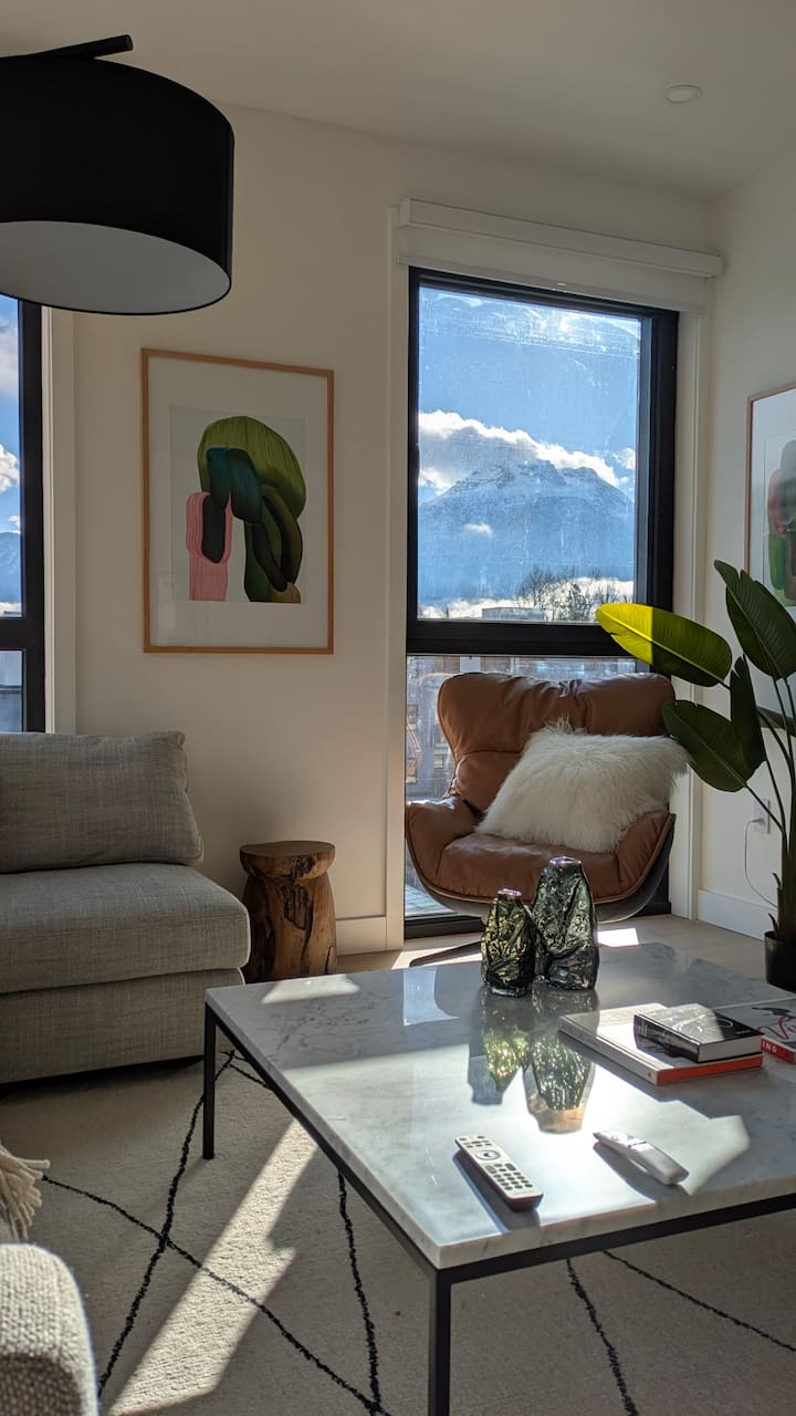 Rest & Roam In Mackenzie Village - Revelstoke