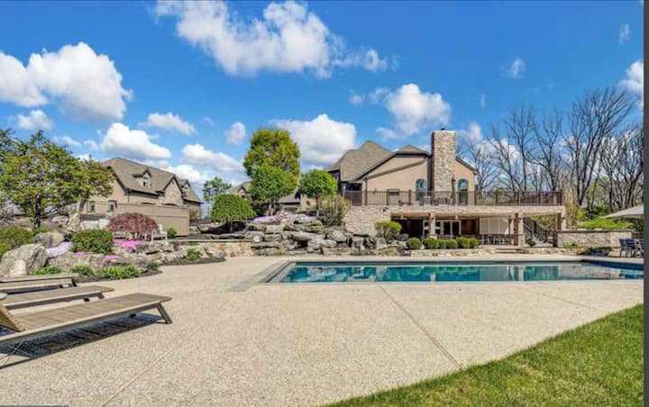 Horizon Estate / A Curated Bairo Private Reserve - Bethlehem, PA