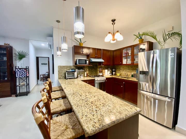 Natural Green Corner Bird Sanctuary. - Puerto Aventuras