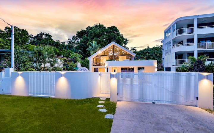 Clifton By The Sea, Cairns - Cairns