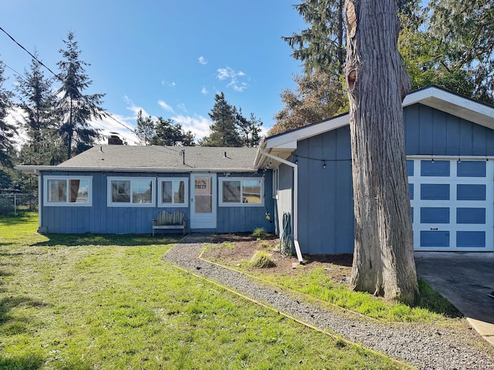 Charming Renovated Sequim 2 Bedroom Home - Sequim, WA