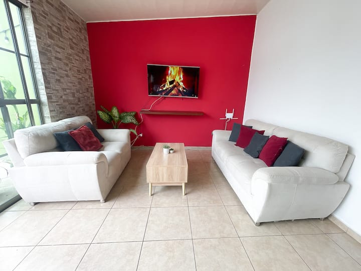 Modern Home | Ac And Wifi | Gated Community - El Salvador