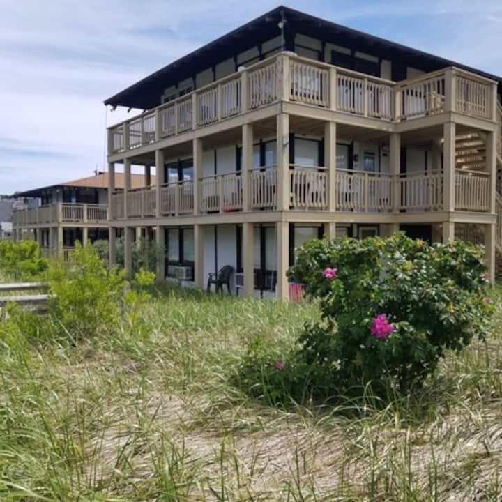 Waterfront Studio/condo/with Beach Access - Truro