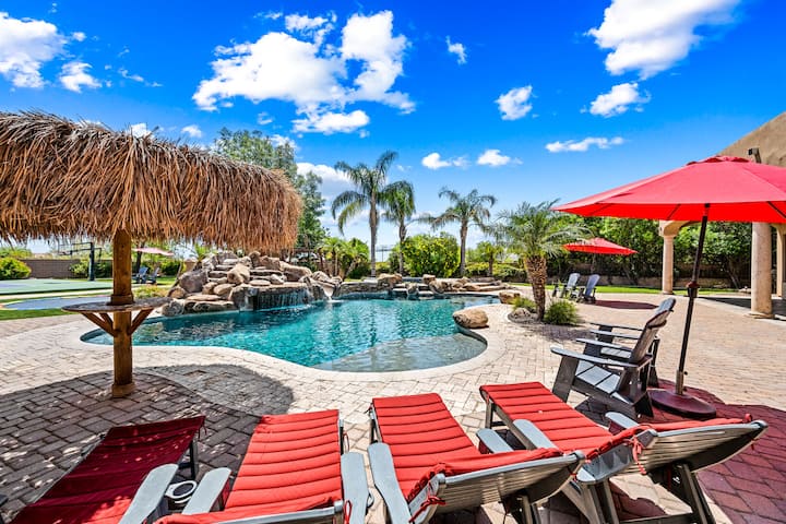 Paradise Found! Luxe Custom! Multi-family Fun. - Apache Junction