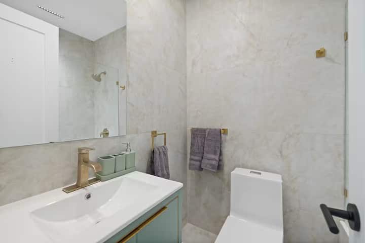 Elegant Luxury 3br/2ba Apt Only 20 Min To Nyc - Edgewater, NJ