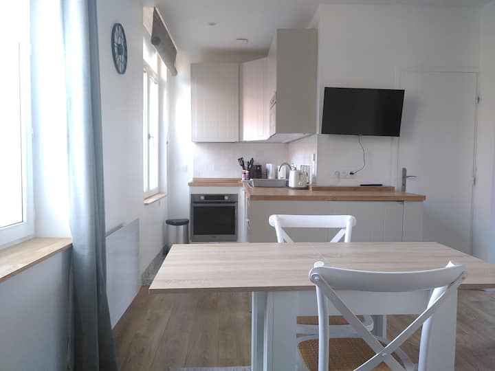 "Le Beffroi Ii" : Petit Cocon En Cœur De Ville - Bailleul