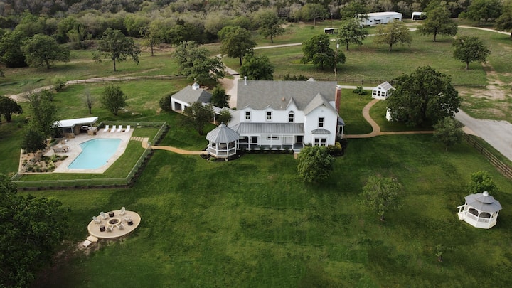 30-acre Retreat Near Austin/bastrop | Pool + View - Bastrop, TX