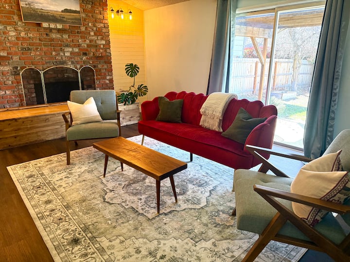 Midcentury Home •Walk To Hospital •Family Friendly - Medford, OR