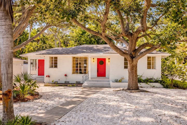 Hidden Creekside Gem Walk To Downtown + Riverwalk - Bradenton, FL