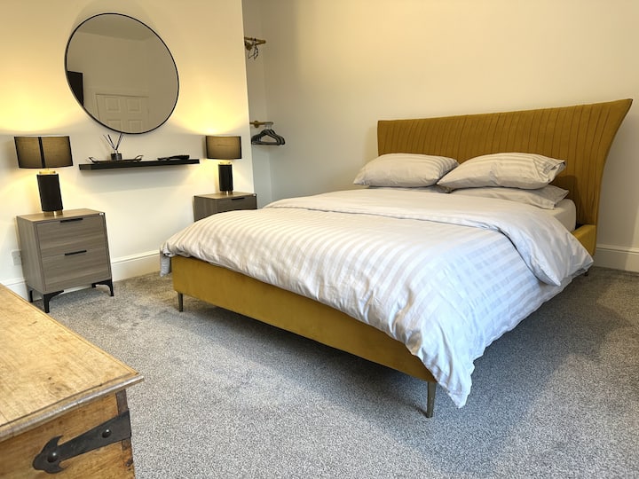 Lovely 2 Br House - Fast Wi-fi | Private Garden - Cleethorpes