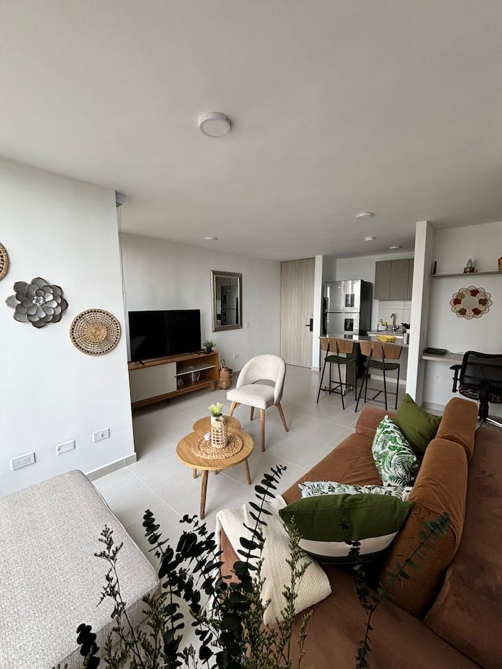 Apto Nuevo Con Parqueadero - Ibagué