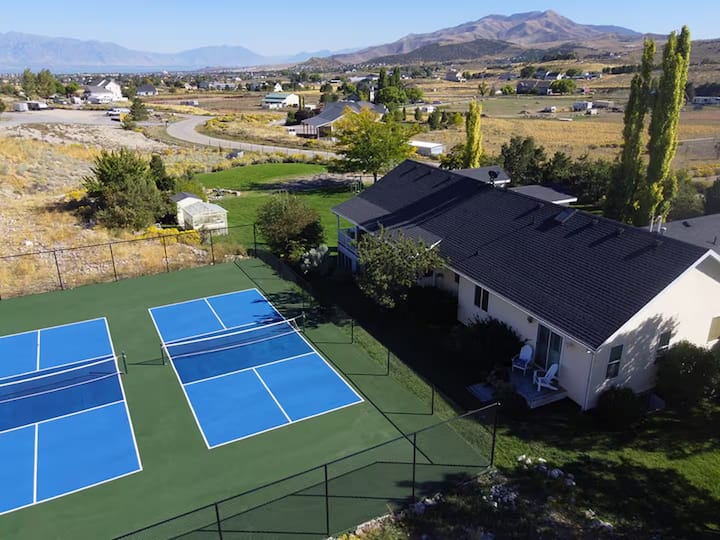 Private Ranch Retreat Pickleball, Spa, Fp, Views! - Lehi, UT
