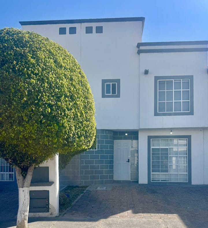 Hermosa Casa Naranjo Densueño Bien Ubicada Tlacote - Querétaro