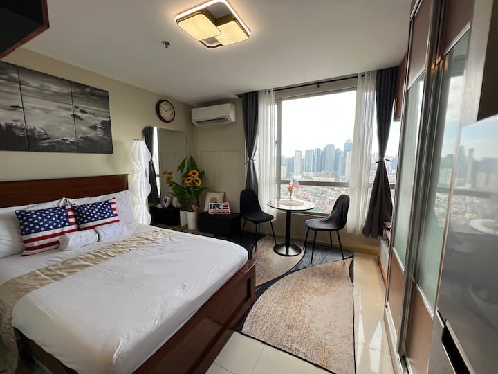 Great View At Pioneer Mandaluyong Pool Gym Netflix - Philippines