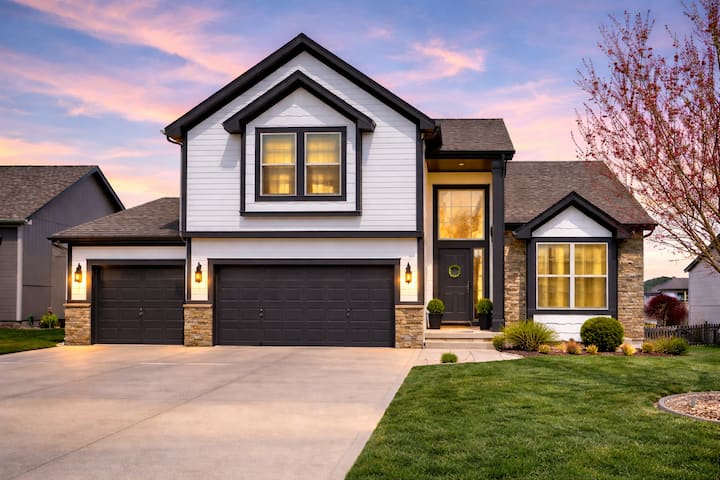 Spacious 4br. Sleeps 14 For Fifa World Cup Fans! - Greenwood, MO