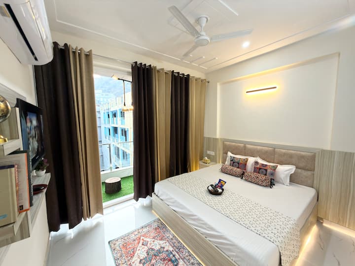 Sukh Sansaar | Luxury Mountain View 1bhk. - Rishikesh