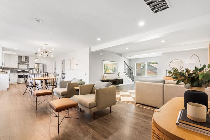 *New* Tulsa Gem | Upscale Home In Midtown Tulsa - Tulsa, OK