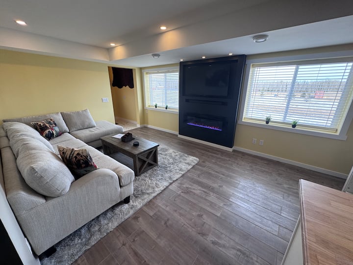 Trout Pond Retreat | Modern Ranch Guesthouse - Canada