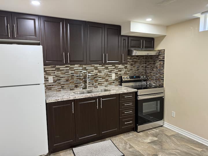 Beautiful Whitby Home - Oshawa