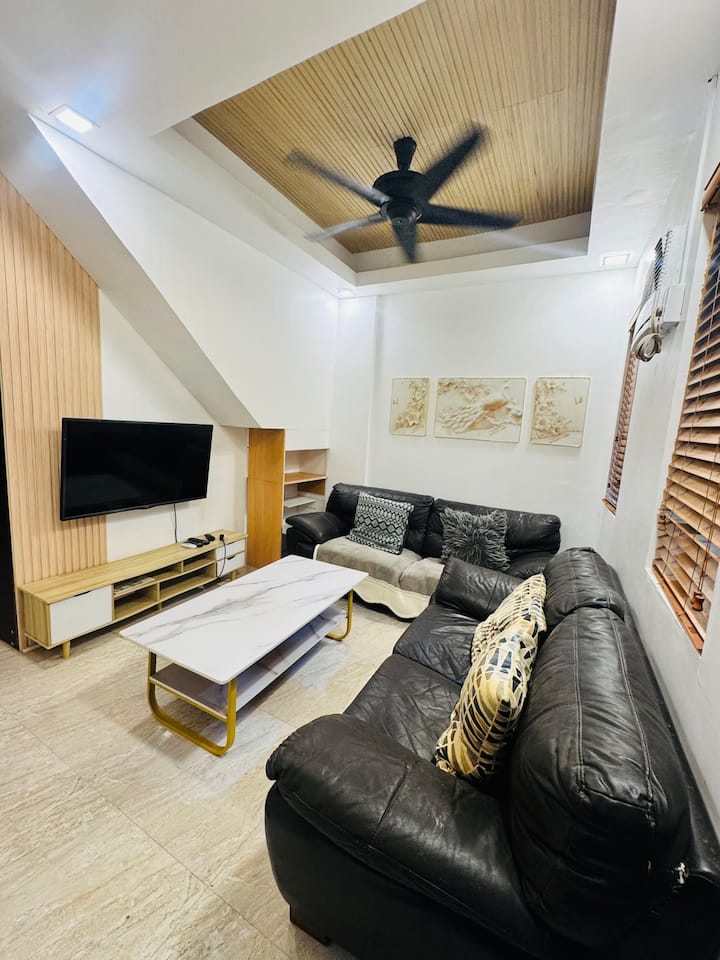 Near Airport Condominium With Work Stations - 푸에르토프린세사