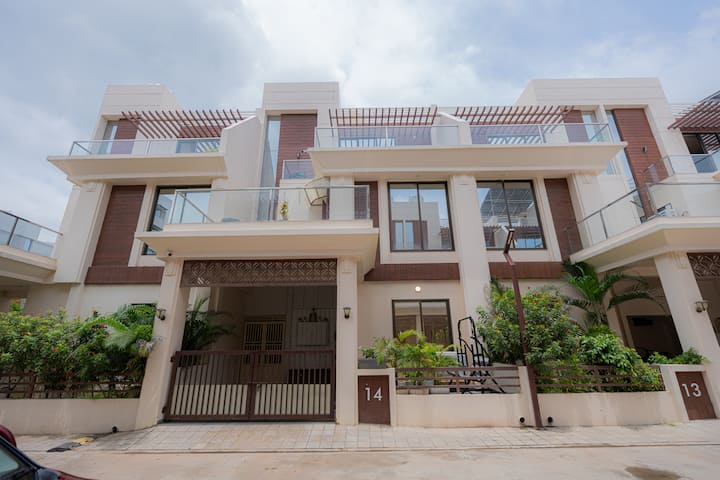 Premium 4bhk Nri Villa | Arya Stay - Vadodara