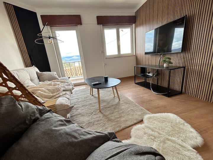 Charming House With Views - Fundão