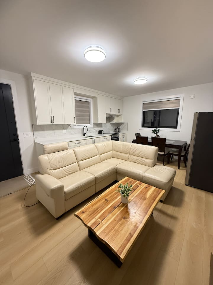 Golf & Hike Retreat: Bear Mt Views + Propane Fire - Langford