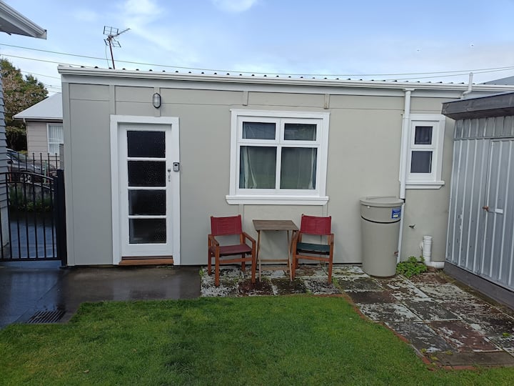 Comfortable Studio Near Weta Cave - Wellington