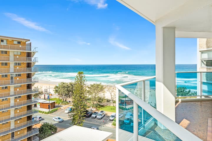 Surfers Paradise Oceanfront Gem - Long Stay - Gold Coast