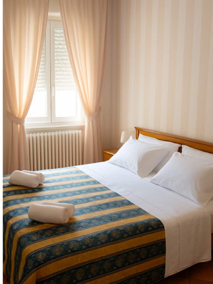 Trilocale Spazioso Con 2 Bagni, 3 Balconi E A/c - Riccione