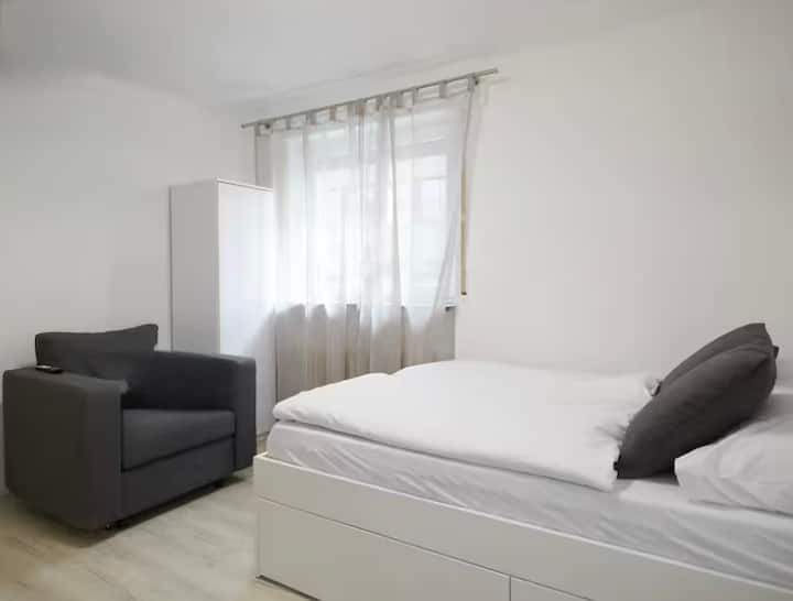 Inner-city, 3pax, Close To Main Station & Mall - Stuttgart