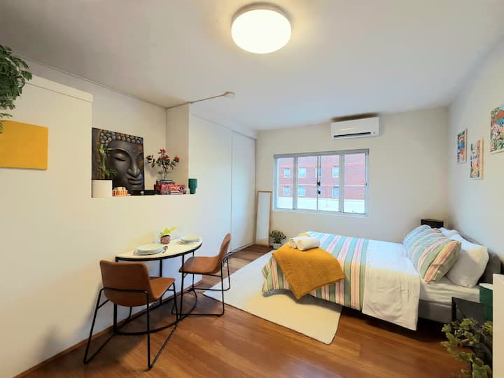 Cozy Studio | Breakfast Essentials | Walk To Cbd - Moore Park
