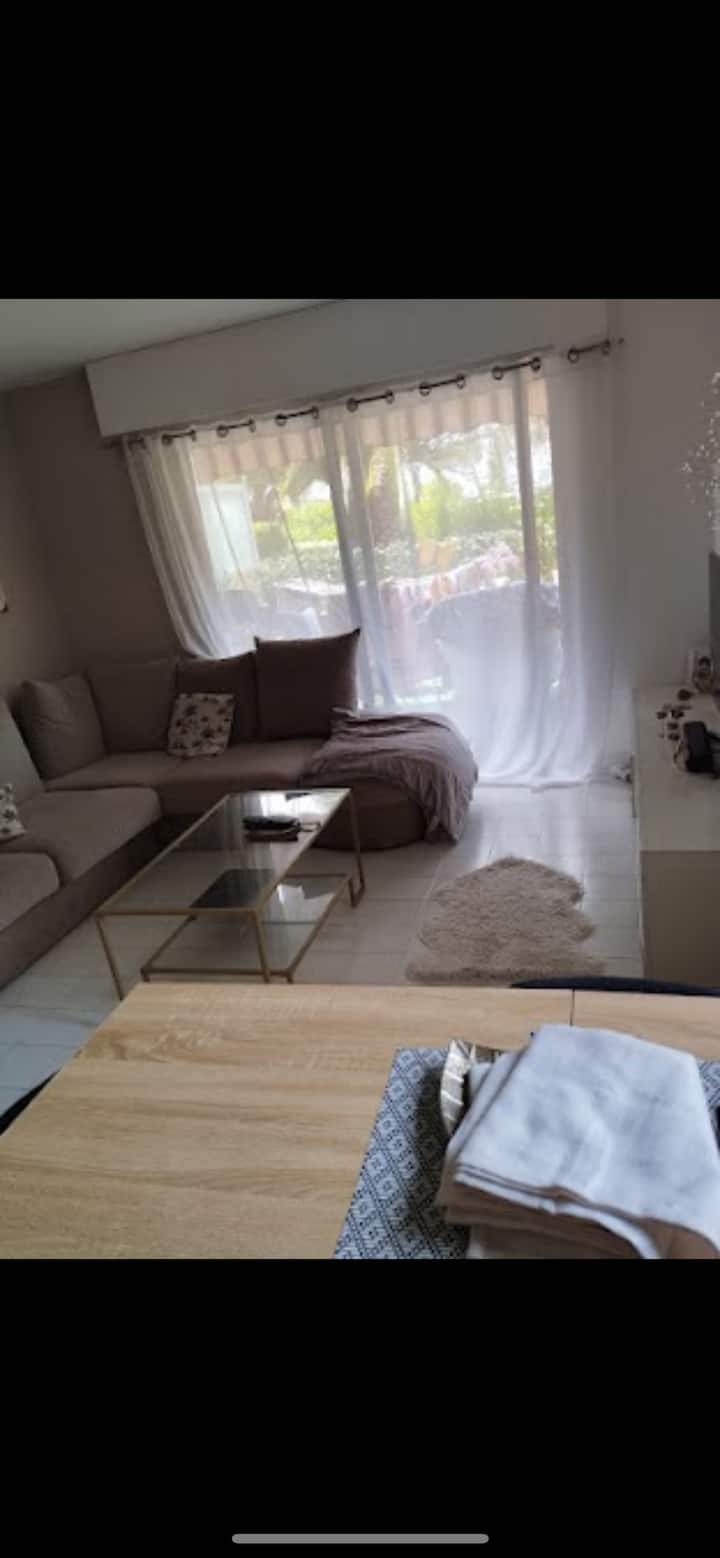 Joli Appartement à Seulement 20 Mètres De La Plage - Fréjus