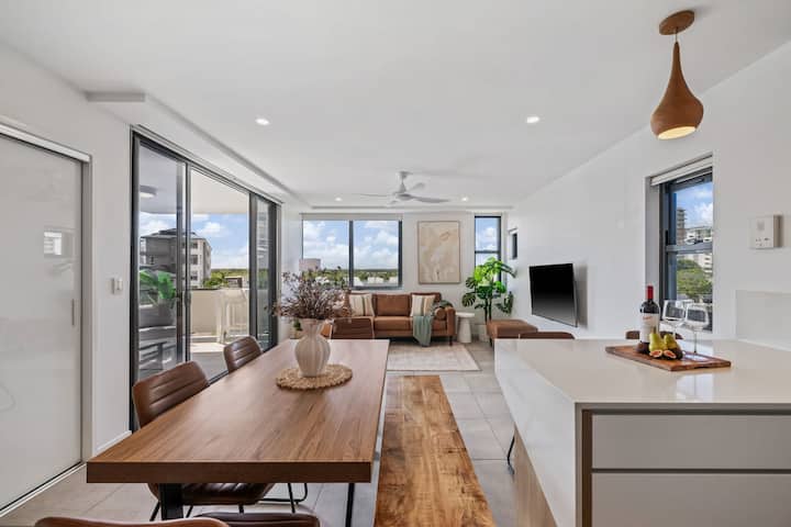 Sea Breeze - Spacious Family Apartment For 8 - Maroochydore