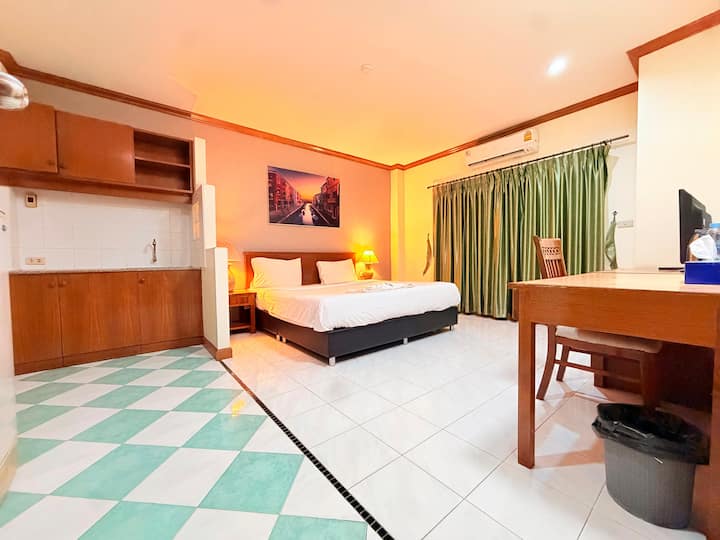 Delax Room With Window Rv - Patong Beach