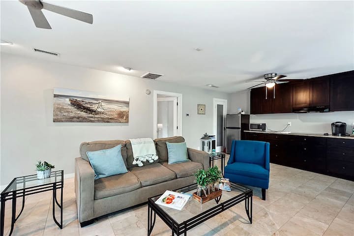 Beach Cove - Near Park, Beach, Pier 1br Sleeps 4 - East Beach, GA