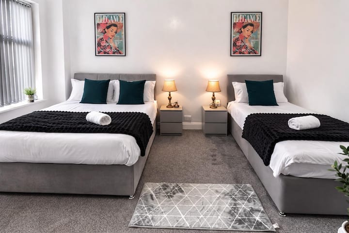 Bright 4 Bedroom | Sleeps 9 | 8 Beds| Pets Ok| - Leeds