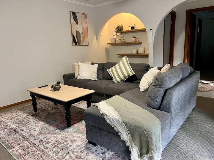 Willow & Wild 3 Bedroom Escape - Shepparton
