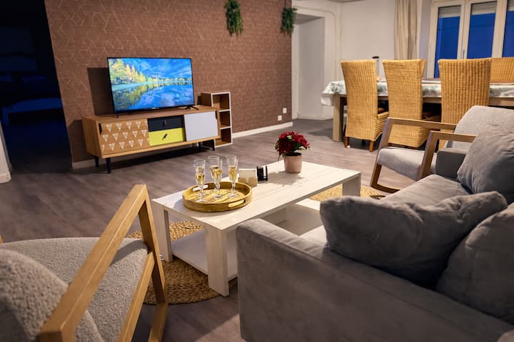 Spacieux T4 + Billard Ambiance Chic & Conviviale - Lunéville