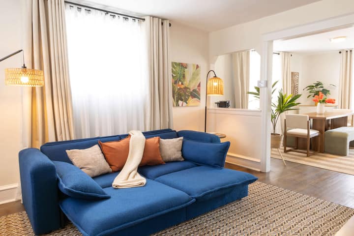 Stylish Retreat Near Philly • Game Room • Gym - National Park, NJ