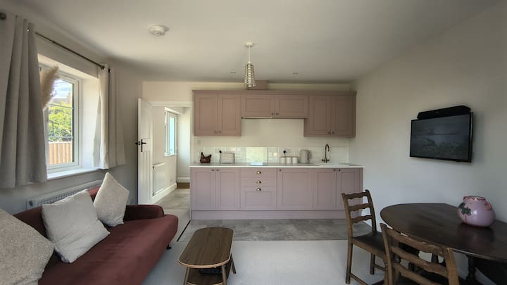 Kingswick Lodge, Naphill - High Wycombe